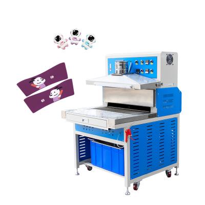 Chine Machines de four intelligent bleu gris Machine automatique de fabrication de porte-clés en PVC à vendre