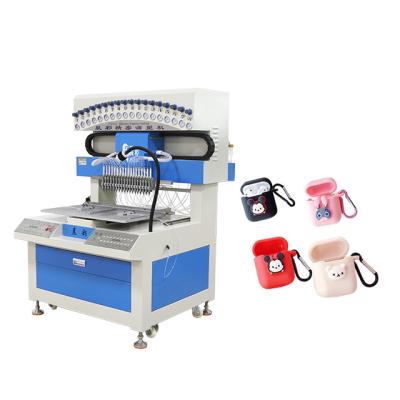 Cina 2D 3D Figura di cartone animato Silicone Dispensing Machine 18 Colors PVC Patch Maker Machine in vendita