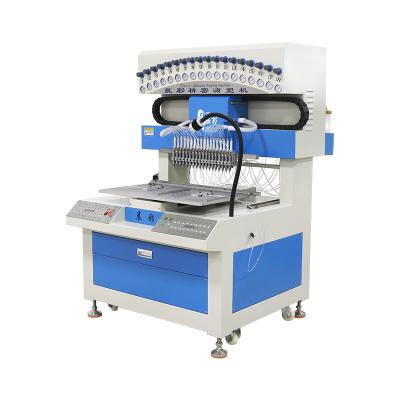 Chine Machine à clé en PVC doux automatique 18 couleurs machine à goutte à goutte Puissance maximale 1,8 kW à vendre