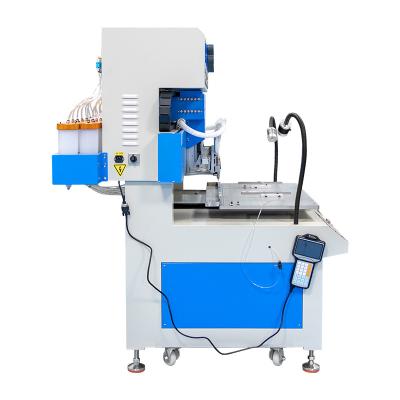 Chine Machine de fabrication de porte-clés en silicone doux 3D pour la production de porte-clés dans une usine de fabrication à vendre