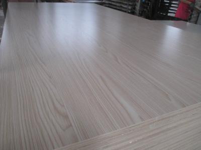 China 1220*2440*16,17,18mm poplar core E1/E2 glue melamine laminated plywood for sale