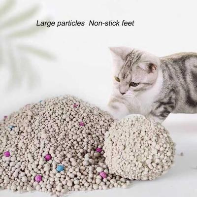 China Customised Fragrance Strong Clumping Bentonite Cat Sand For Water Absorption And Odor Control for sale