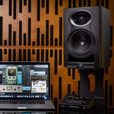 Cina Polvere di rivestimento altoparlante da scrivania Stand per libreria e laptop audio confezionamento personalizzato in vendita