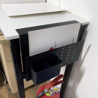 中国 Clamp-On Desk Side Mount Metal Holder for Under Desk Cord Organization テーブルの下にあるコード組織用の金属ホルダー テーブルの上にある金属ホルダー 販売のため