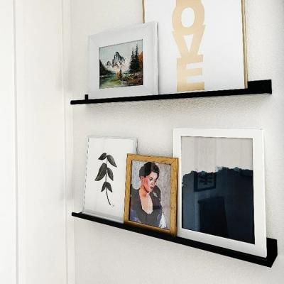 Cina Versatile portafoto in metallo galleggiante con labbra e opzioni di dimensioni personalizzabili in vendita