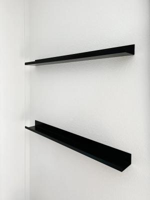 Cina Versatile portafoto in metallo galleggiante con labbra e opzioni di dimensioni personalizzabili in vendita