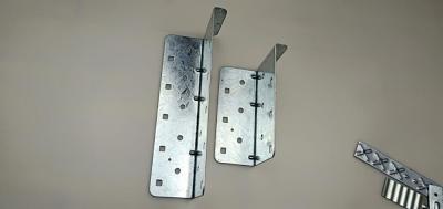 China Gepersonaliseerde grootte liftbeugel voor een frame swing set in punchmachine apparatuur Te koop