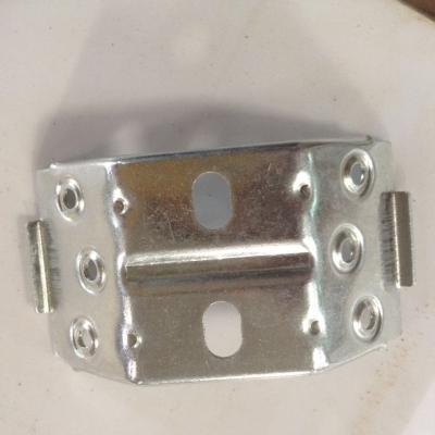 China Gepersonaliseerde grootte Metalen tafelhoekbeugel ondersteund door gegalvaniseerde stalen hoekbeugel Te koop