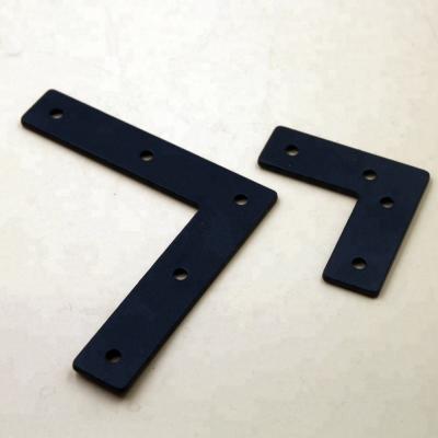 China Alle grootte ISO9001 Rohs CE Custom gegalvaniseerd staal L-vormige metalen beugel poeder gecoat zwart beugel Te koop