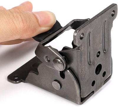 Cina Fittings per gambe a cerniera a chiusura automatica e supporto per angolo per gambe pieghevoli di tavolo in vendita