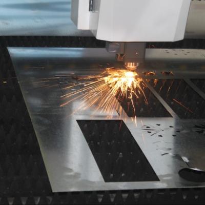 Cina 40 mm di larghezza L tipo di supporto per arredi appesi standard o non standard personalizzati in vendita