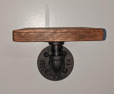 Cina Non standard 5,1 * 3,5 pollici rustic murale montato fai da te Pipe scaffale bracket in vendita
