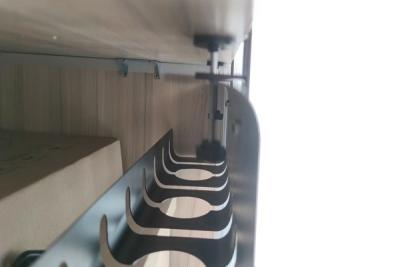 China Maximaliseer de ruimte met onder tafel tafel kabel management tray en haak type installatie Te koop