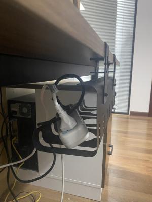 China Maximaliseer de ruimte met onder tafel tafel kabel management tray en haak type installatie Te koop
