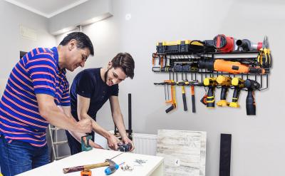Cina Portautensili organizzatore personalizzabile montaggio a parete per laboratorio capanno Pegboard 2 pacchetto in vendita