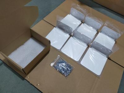 China Metalen roestvrij hangende boekenplanken Op maat gemaakt logo afdruk Drijvend boekenplank voor de muur Te koop