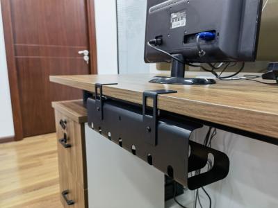 Cina Tavolo per la gestione del cavo da scrivania con rivestimento in polvere e certificato ISO ROHS in vendita