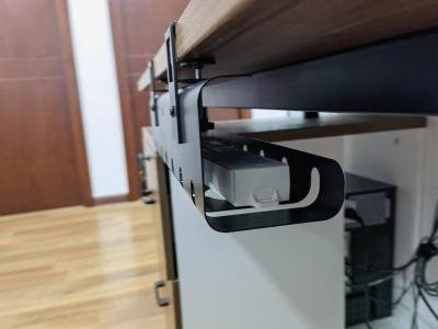 Cina Tavolo per la gestione del cavo da scrivania con rivestimento in polvere e certificato ISO ROHS in vendita