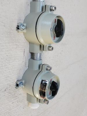 China Interruptor a prueba de explosión de 9mm-13mm para características impermeables de las plantas químicas en venta