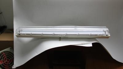 China Luz LED lineal a prueba de explosiones ATEX/IECEx/CNEX de 0,6 m/1,2 m, de larga duración, de grado industrial, IP66, iluminación para áreas peligrosas, plantas químicas y de petróleo y gas, minería, instalaciones marinas. Diseño de eficiencia energética que reduce en venta