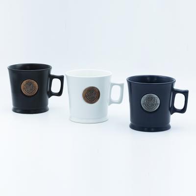 China 530ml Licensed Mug With Badge For Souvenir Stores for sale