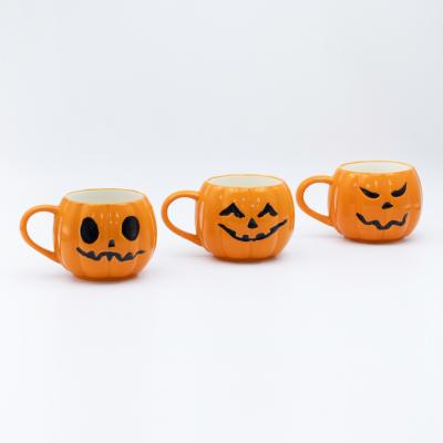 China Ceramic Halloween Coffee Mug with Pumpkin Style Design and Customizable Options for Gift Stores for sale