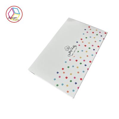 Cina CMYK che stampa le scatole pieghevoli rigide rettangolari per l'imballaggio del regalo in vendita