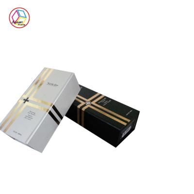 Cina Contenitore di regalo unico della carta fantasia, timbratura magnetica della stagnola di oro del contenitore di regalo del coperchio in vendita