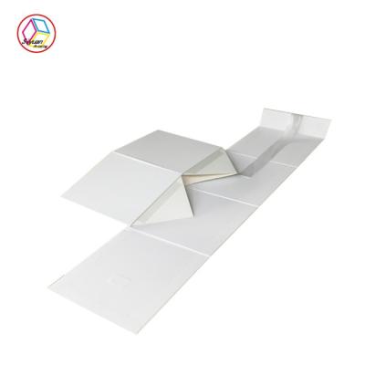 Cina Contenitori di regalo quadrati del cartone per il regalo di compleanno che imballa progettazione pieghevole in vendita
