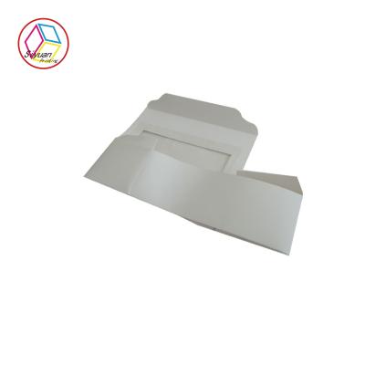 Cina Protezione dell'ambiente bianca piegante della carta di avorio di colore del contenitore di regalo in vendita