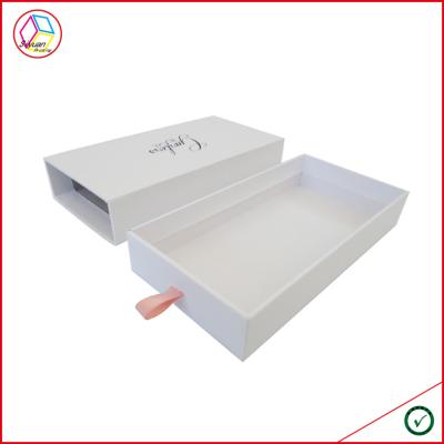 Cina Diverso modelli le scatole d'imballaggio di immaginazione con la decorazione del nastro in vendita