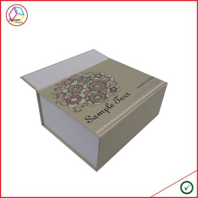 Cina Goffratura di stampa a colori di Matte Lamination Gift Paper Box quattro in vendita