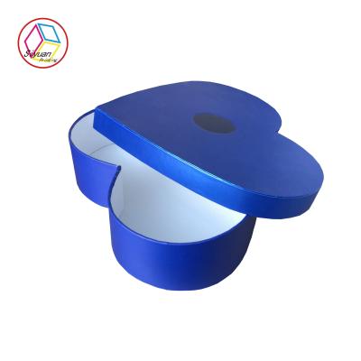 Cina Forma lucida vuota del cuore della laminazione dei contenitori di regalo del cioccolato del cartone blu di colore in vendita