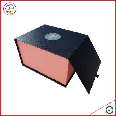 Cina Scatola su ordinazione di Logo Four Pieces Magnetic Gift con il nastro del raso in vendita