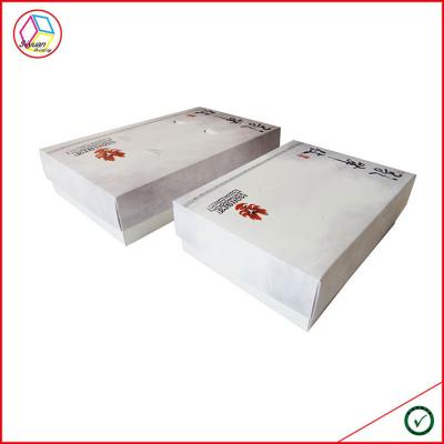 Cina Forma cubica d'imballaggio delle scatole del profumo del cartone della laminazione dell'avorio in vendita