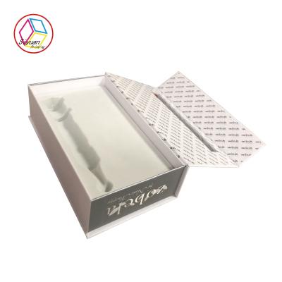 Cina Magnete Flip Printing Rectangular Gift Boxes per l'imballaggio cosmetico in vendita
