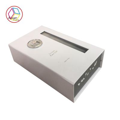 Cina Magnete Flip Printing Rectangular Gift Boxes per l'imballaggio cosmetico in vendita