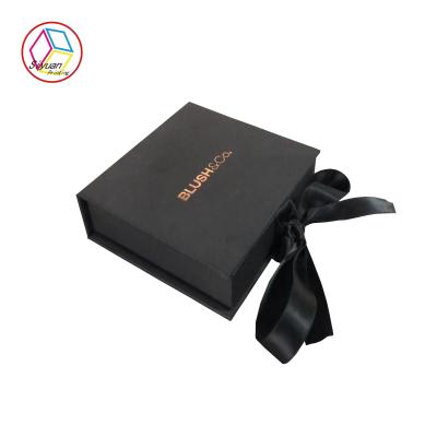 Cina Contenitore di regalo della carta fantasia dell'OEM per la sigaretta Logo Color su ordinazione in vendita