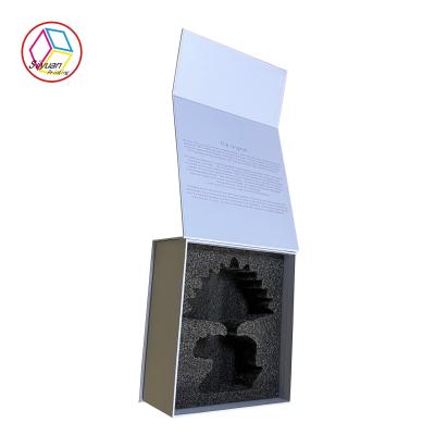 Cina Contenitore di regalo della carta di Matte Grey Silver Foiled Cubic Fancy con l'inserzione della schiuma di Peral in vendita