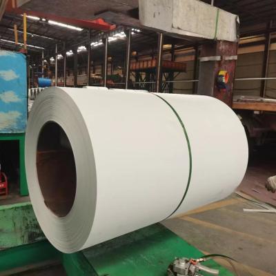 China 27 Gauge Hochglänzende vorgefärbte beschichtete Aluminiumrolle mit AA3105 für verschiedene Anwendungen zu verkaufen