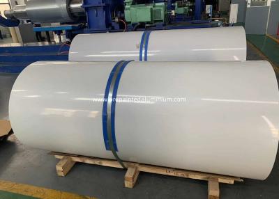 Κίνα 2600mm Ultra Wide Alloy 5052 H26 High Glossy White Color Coil με επίστρωση αλουμινίου για κατασκευή κιβωτίων φορτηγών με κρύα αλυσίδα προς πώληση