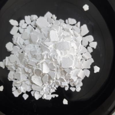 China Industrial Grade Calcium Chloride Flakes with 74% Purity and REACH Certification for sale