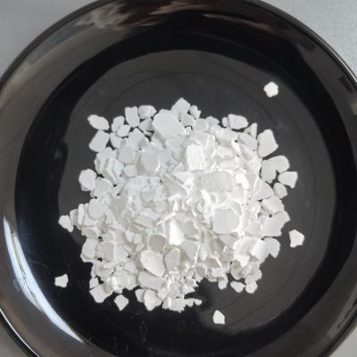 China 77% Purity Industrial Grade Calcium Chloride Flake For Oilfield Use With CAS No. 10035-04-8 for sale