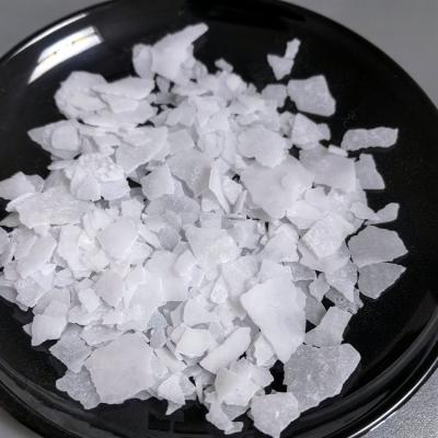 China Hexahydrate Mgcl2 Flake Natural Deicer Dust Control And Crop Nutrient 7791-18-6 for sale