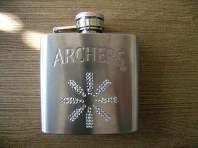 China 4 OZ Stainless Steel Flagon/Camping Specular Laser Engraving finished for sale