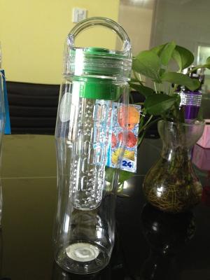 China Reusable 25 oz Flavor Infusion Beverage Cup infuser water bottle for sale