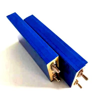 중국 전기차 배터리용 프리즈마 크기의 3.2V 10AH LiFePO4 배터리 셀 판매용