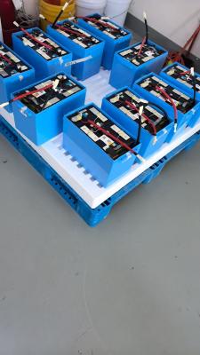 중국 12V 280Ah LiFePO4 리?? 배터리 팩 내장 난방 시스템으로 태양광 RV 해양 오프그리드 및 산업용 애플리케이션을 위한 고전력 심 사이클 판매용