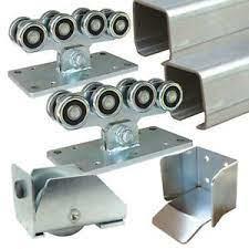 Cina il portone di scivolamento dei materiali del metallo ha fabbricato gli accessori in vendita