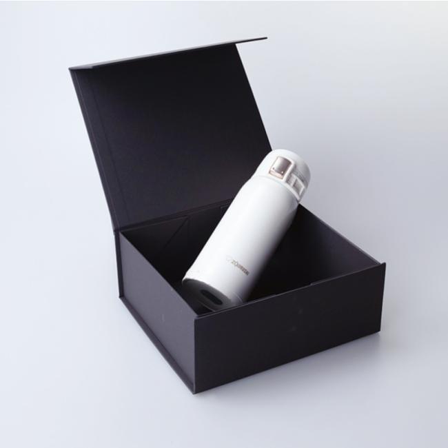 Square foldable cardboard gift box with magnetic lid - side view